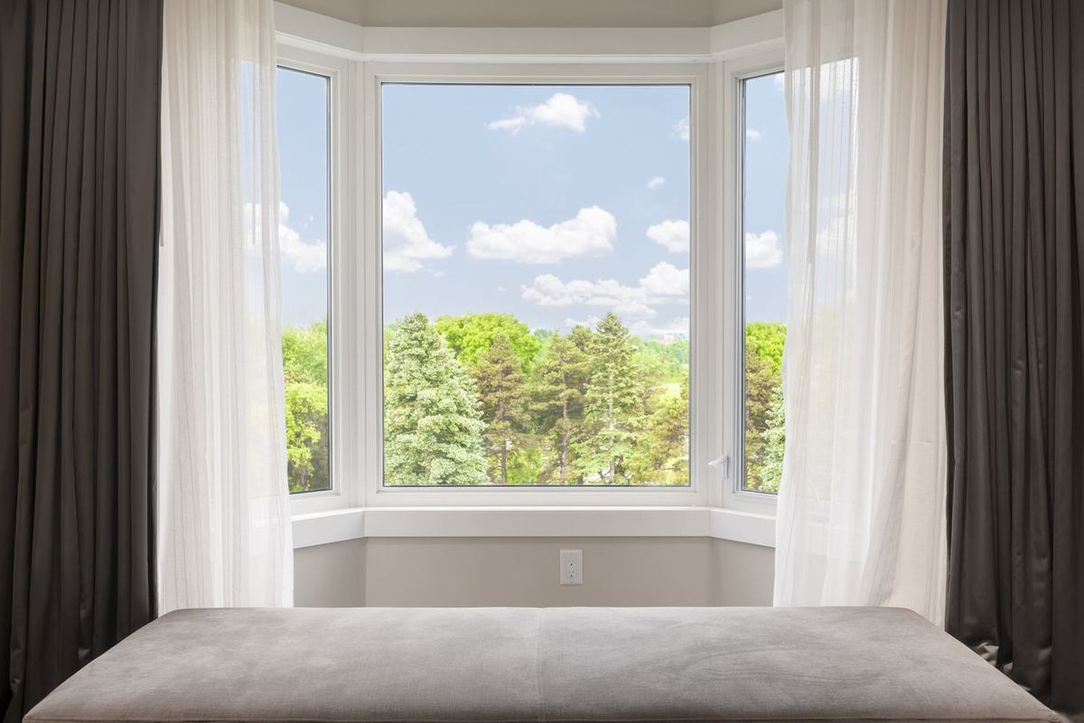 The Cost to Install or Replace Bay Windows | Fixr.com
