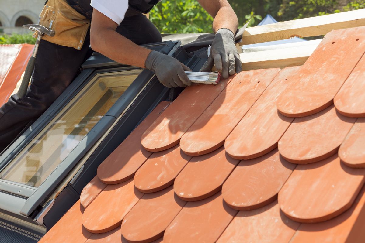 Tile Roof Repair Cost | Roof Tile Restoration Cost | Fixr.com