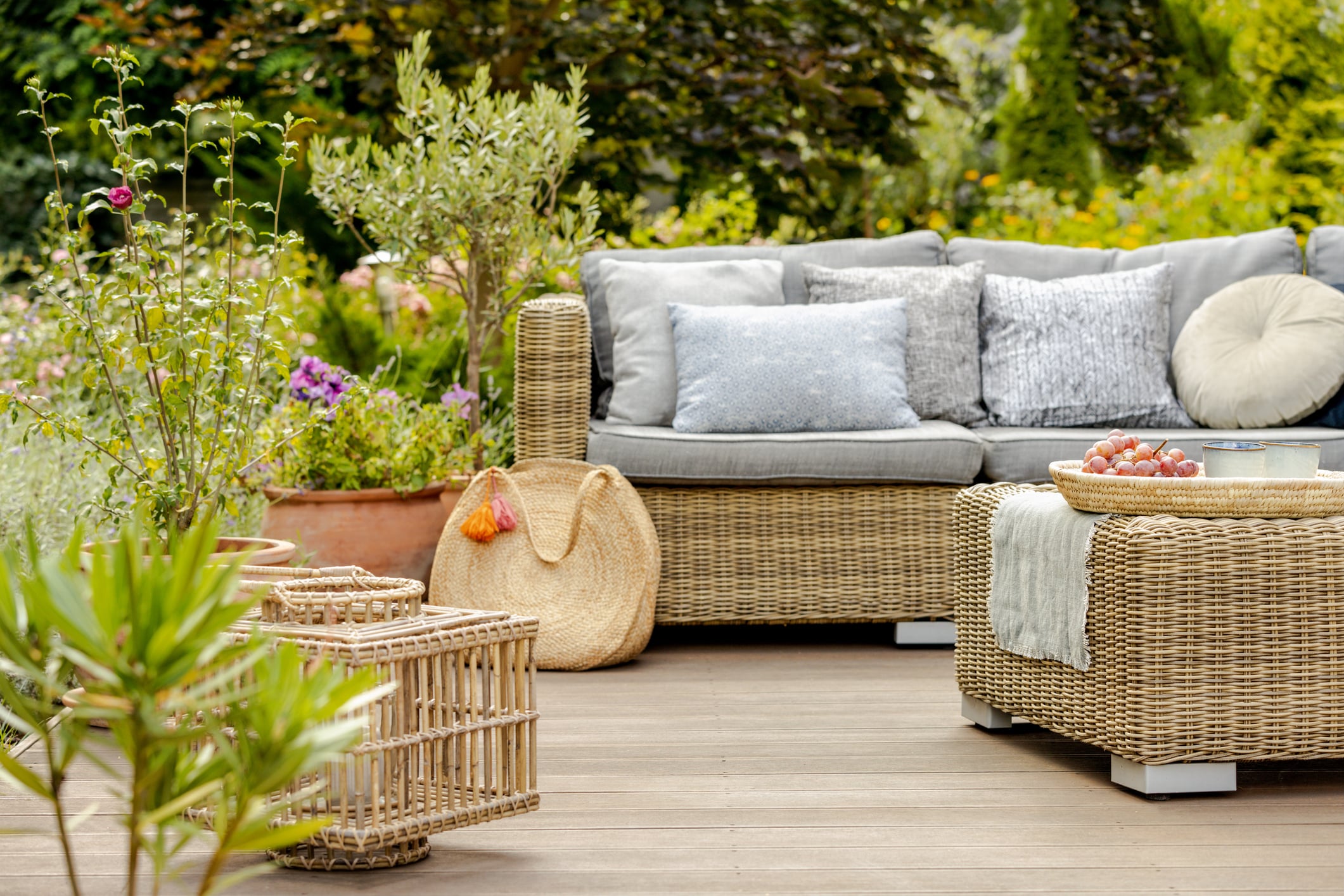 Outdoor Living Trends 2024 | Fixr